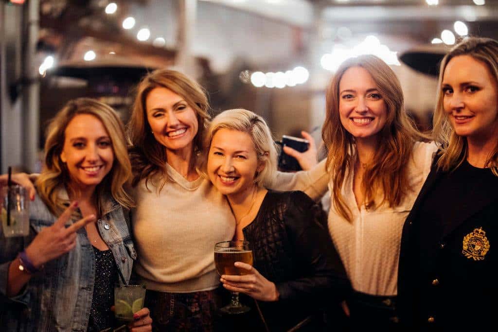 How to Date Girls in Dallas - Where to Find Love and Relationship