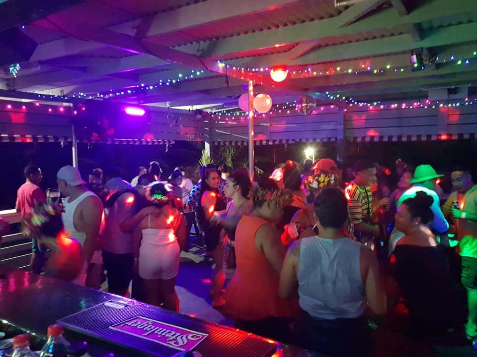 How to Date Girls in Cook Islands - Where to Find Love and Relationship