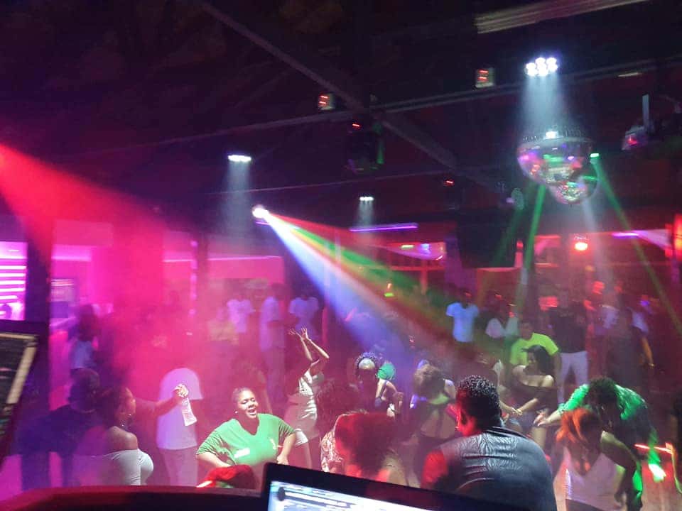 How to Date Girls in Seychelles - Where to Find Love and Relationship