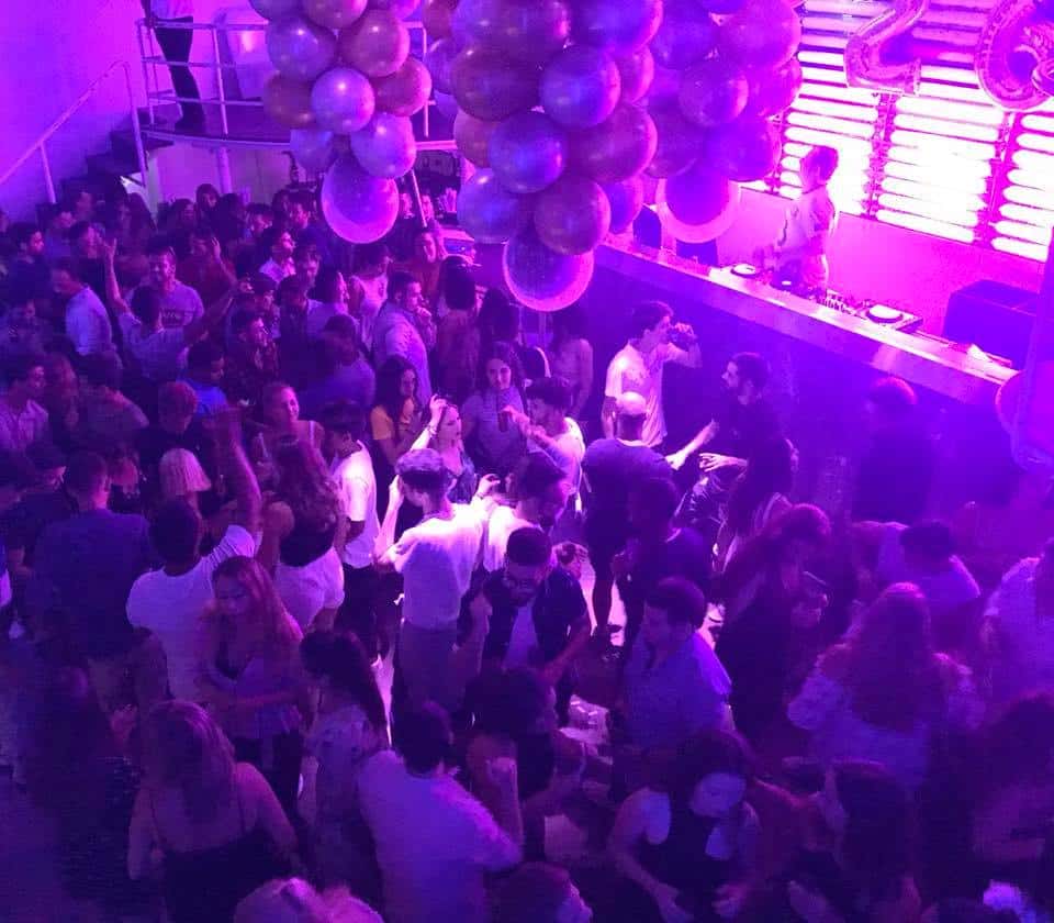 How to Date Girls in Algarve - Where to Find Love and Relationship