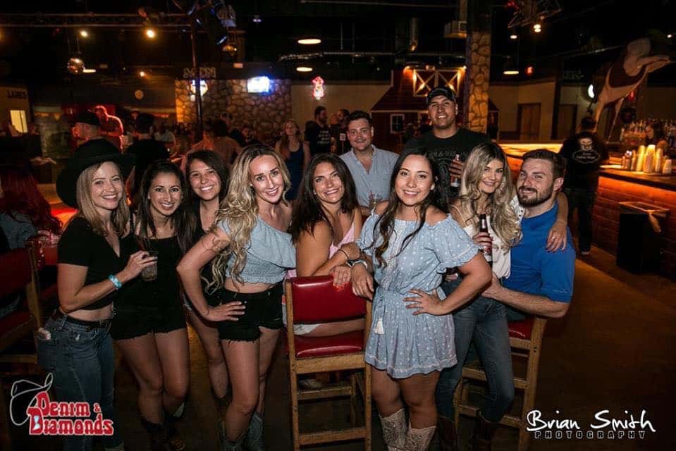 How to Date Girls in Mesa - Where to Find Love and Relationship