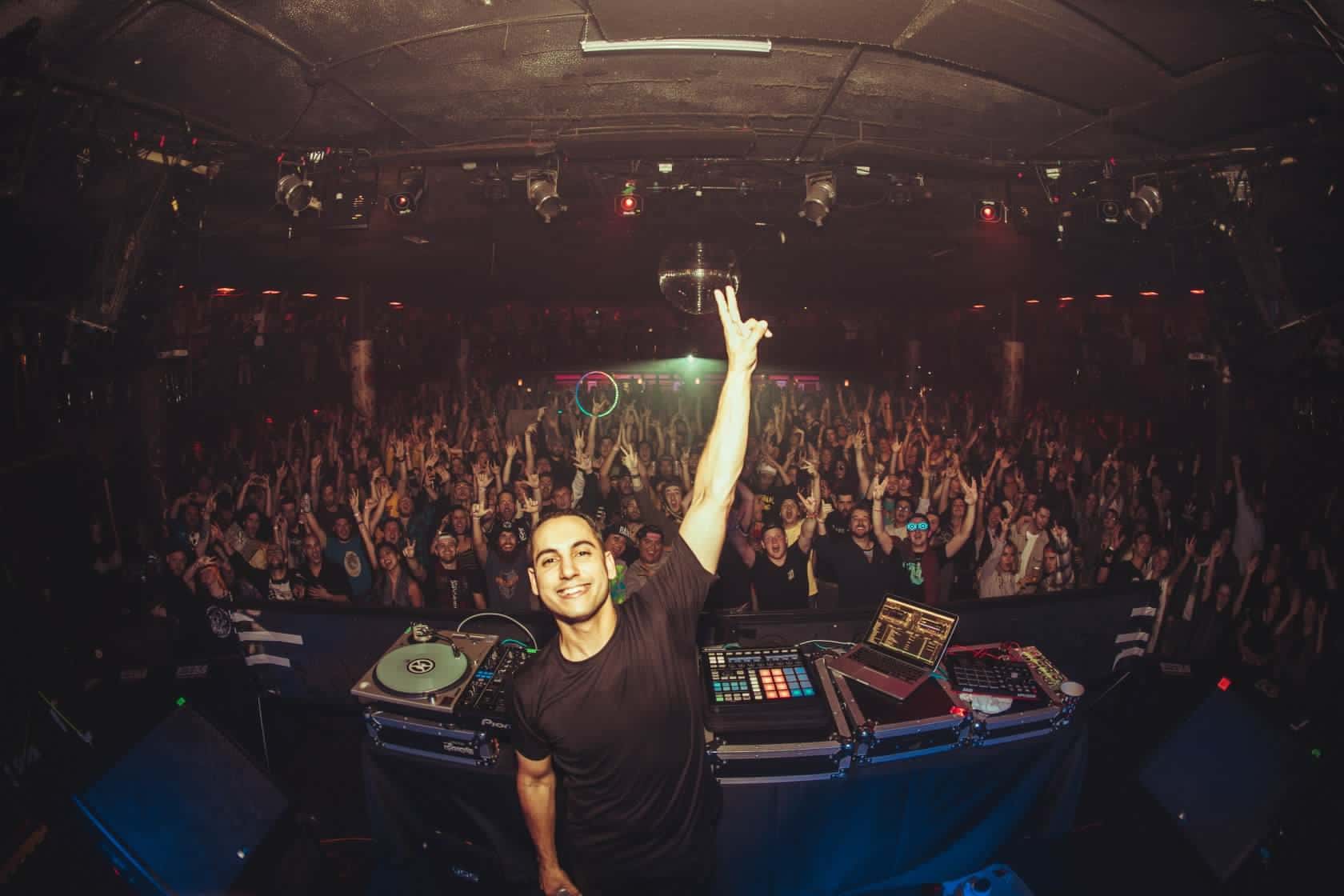 How to Date Girls in Baton Rouge - Where to Find Love and Relationship