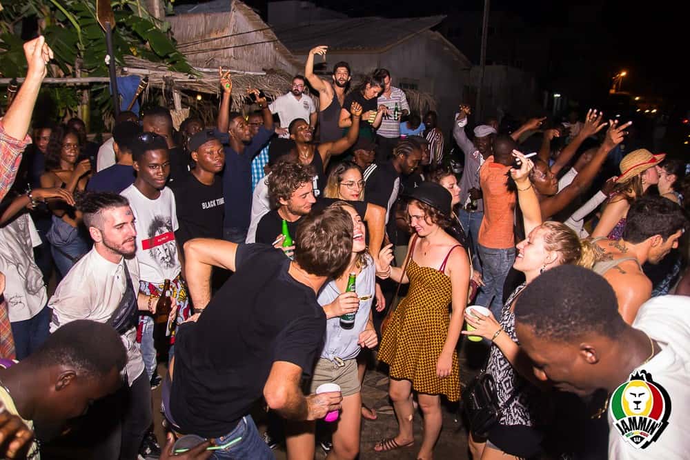 How to Date Girls in Benin - Where to Find Love and Relationship