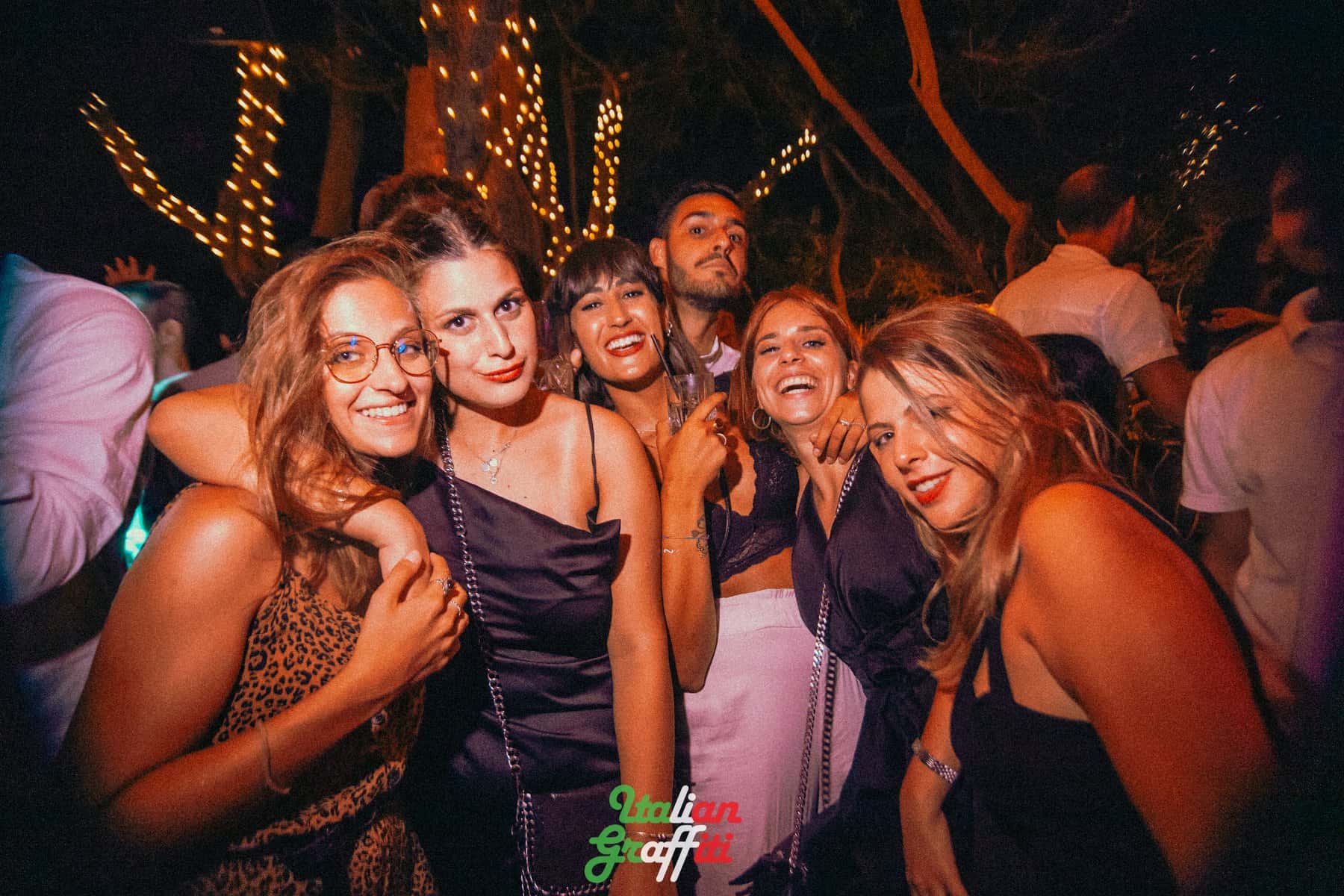 How to Date Girls in Sardinia - Where to Find Love and Relationship