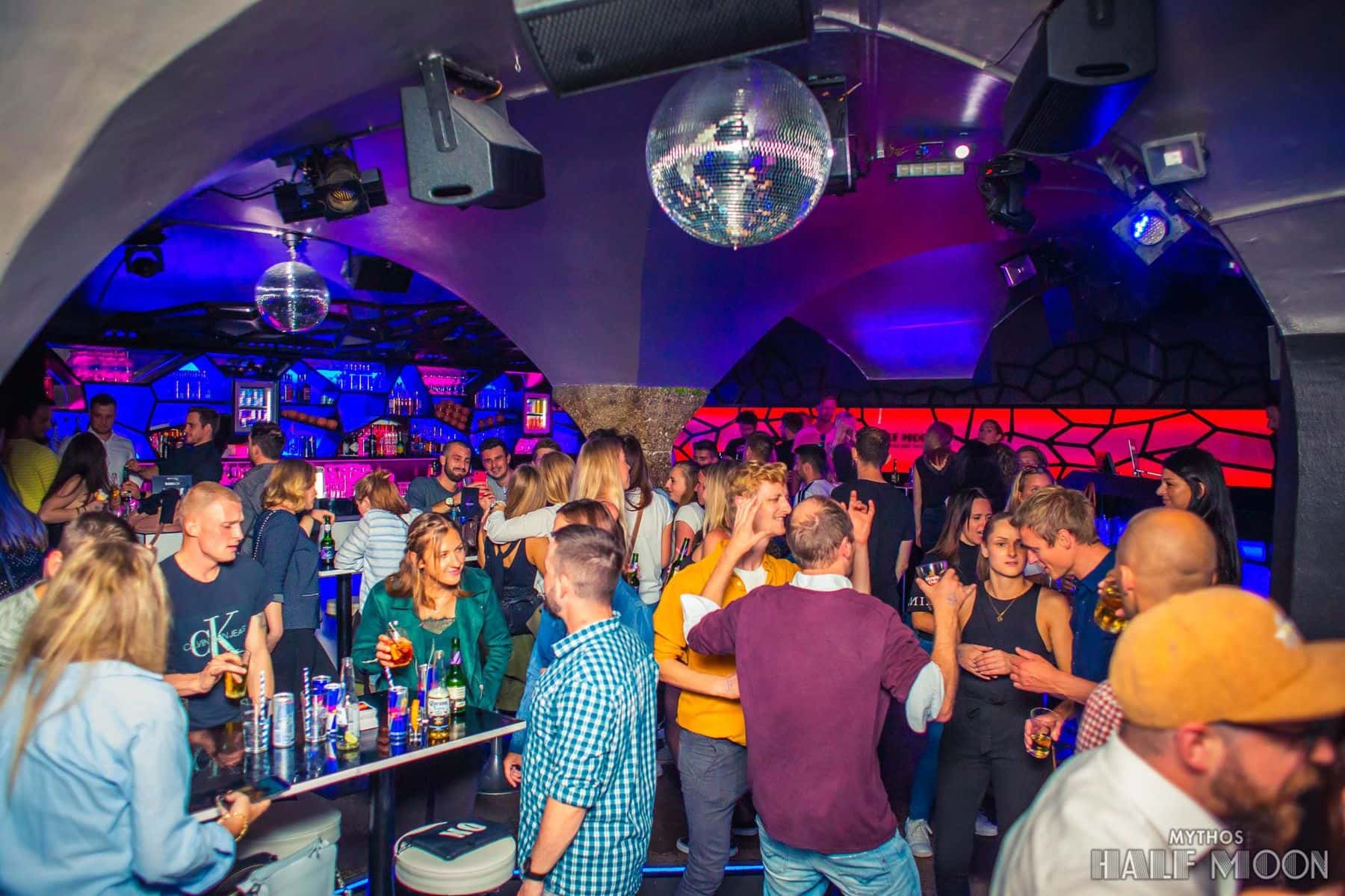 How to Date Girls in Salzburg - Where to Find Love and Relationship