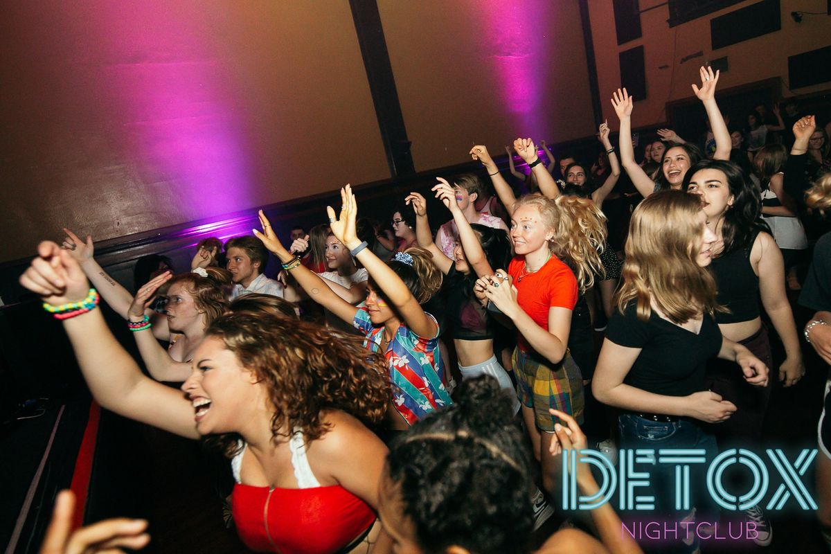 How to Date Girls in Oregon - Where to Find Love and Relationship