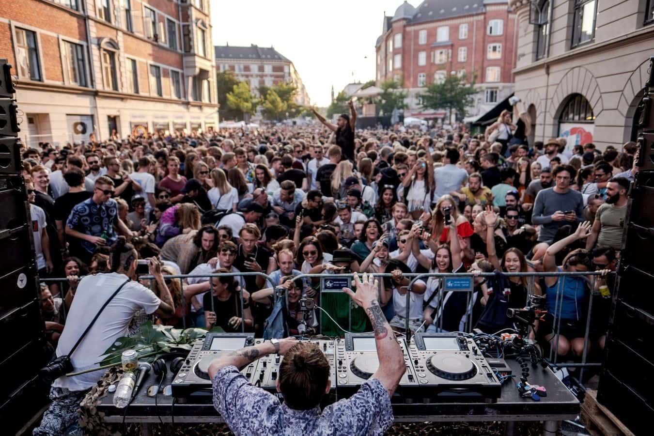 How to Date Girls in Copenhagen - Where to Find Love and Relationship