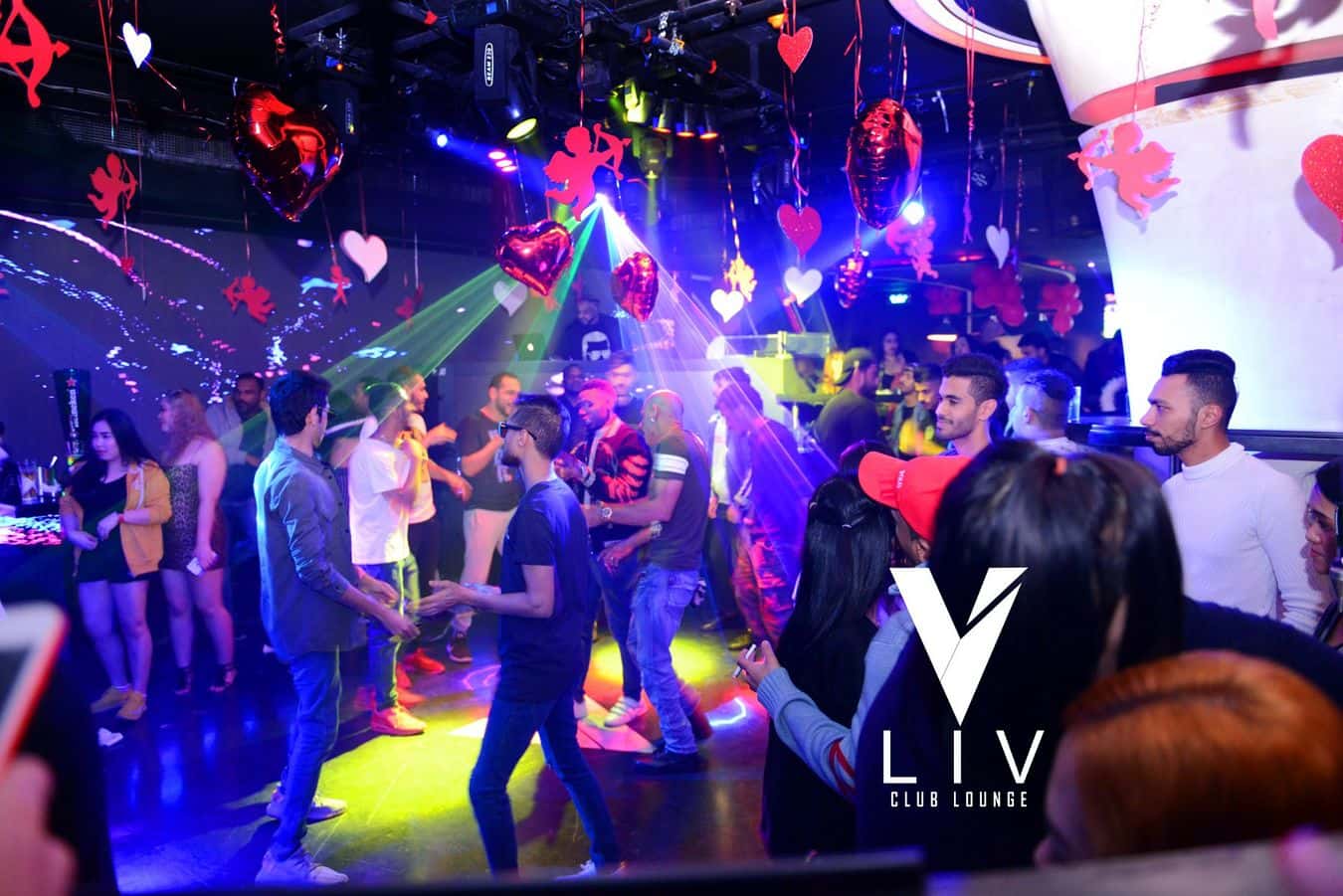 How to Date Girls in Bahrain - Where to Find Love and Relationship