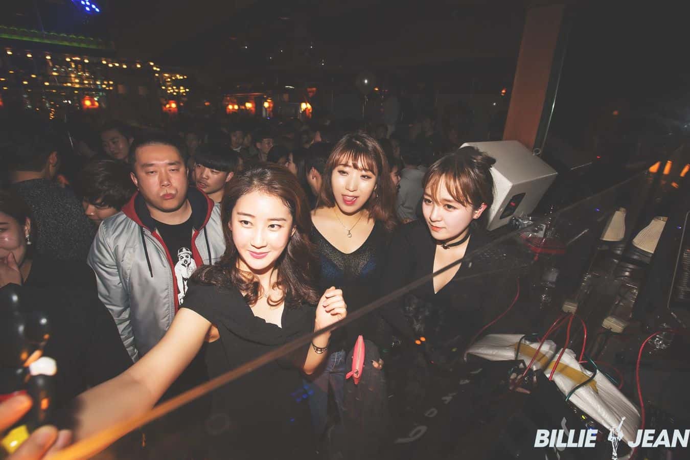 How to Date Girls in Busan - Where to Find Love and Relationship