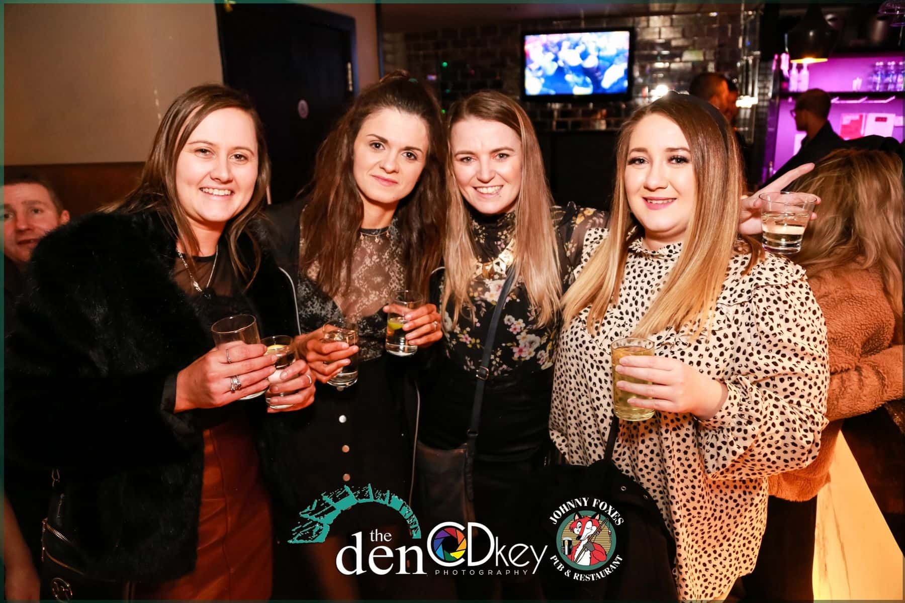 How to Date Girls in Scotland - Where to Find Love and Relationship