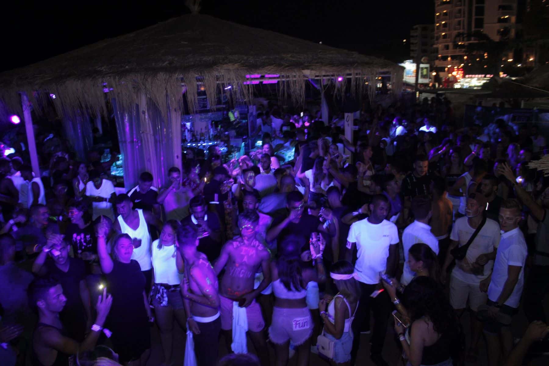 How to Date Girls in Sunny Beach - Where to Find Love and Relationship