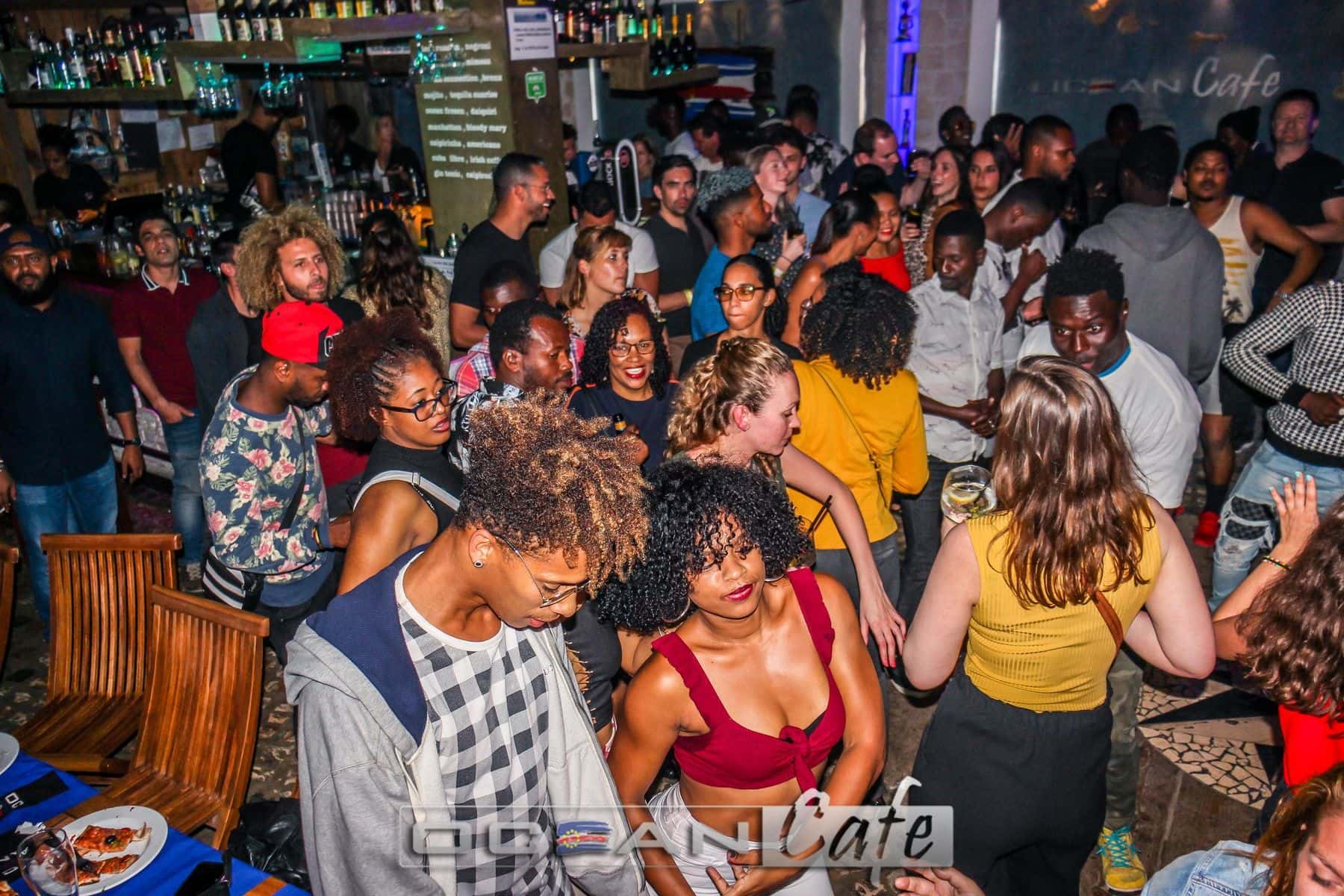 How to Date Girls in Cape Verde - Where to Find Love and Relationship