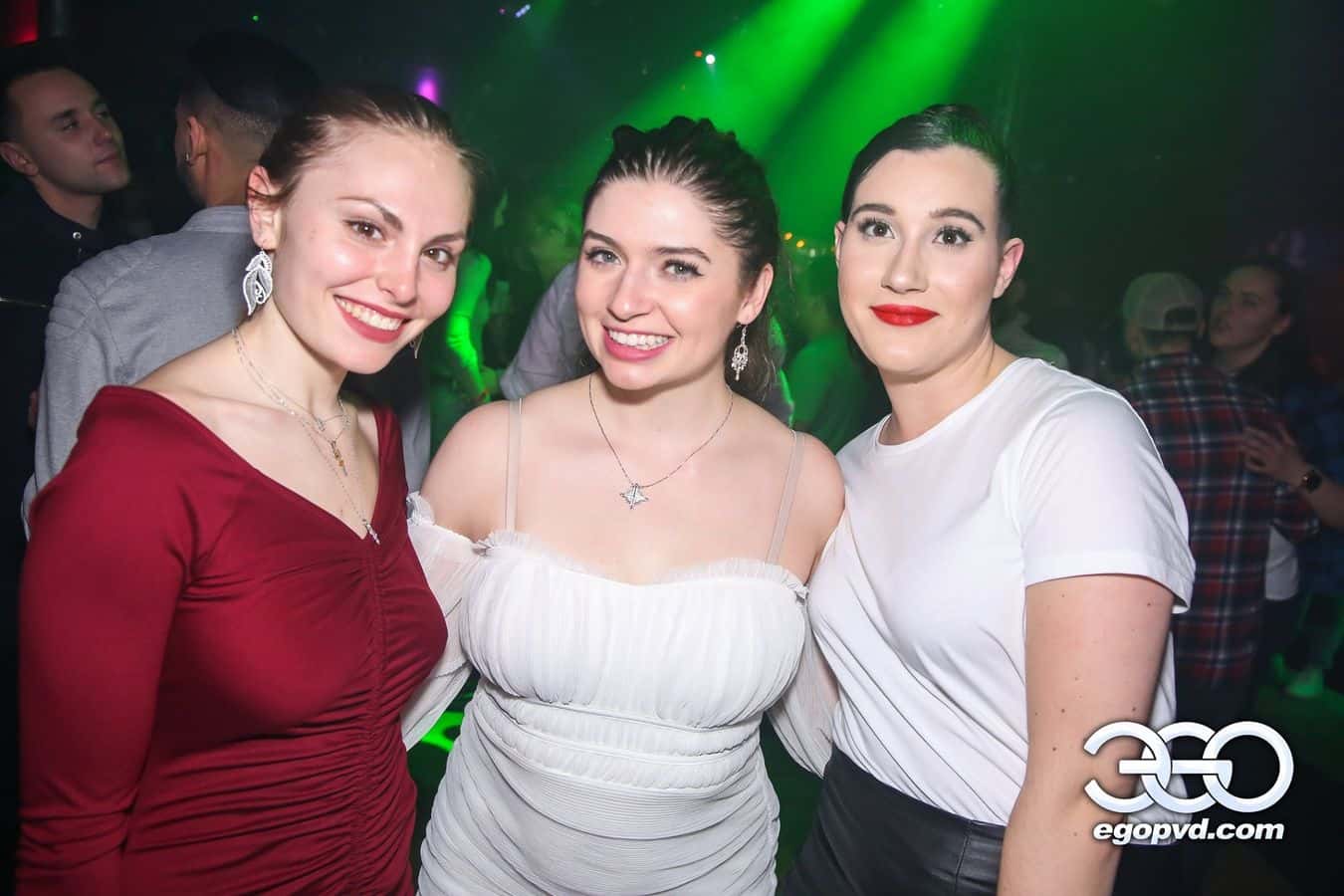 How to Date Girls in Rhode Island - Where to Find Love and Relationship